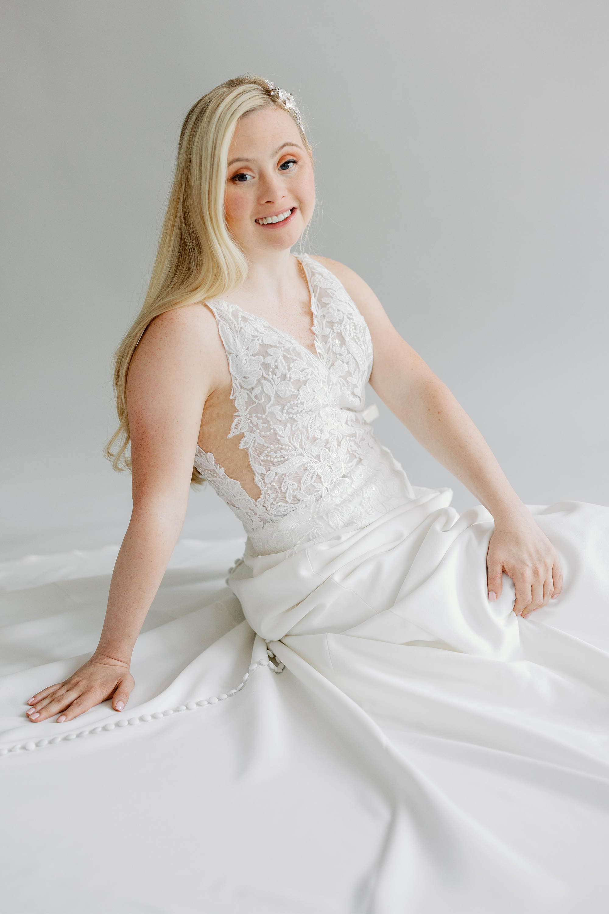 Everley: Lace and Crepe Fit and Flare Wedding Dress with Slit | Justin ...